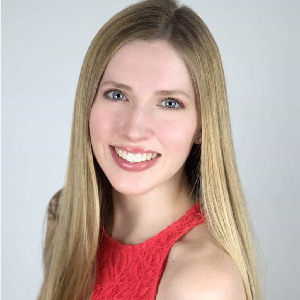 Erin Burris Headshot square - Arts Services Inc.